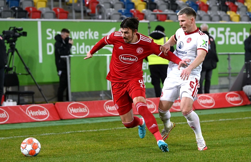 Fortuna Düsseldorf 1895: Dawid Kownacki an Lech Posen verliehen